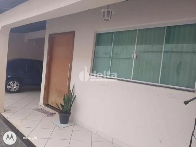 Casa / Sobrado para Venda em Uberlândia/MG Cidade Jardim 3 Quartos