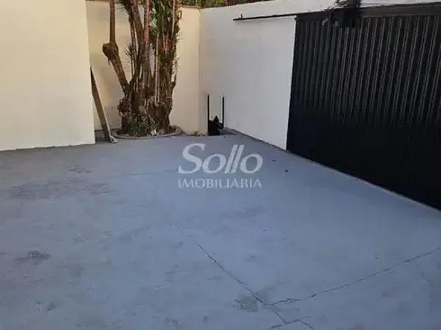 Casa / Sobrado para Venda em Uberlândia/MG Cidade Jardim 3 Quartos