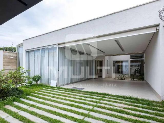 Casa / Sobrado para Venda em Uberlândia/MG Cidade Jardim 3 Quartos