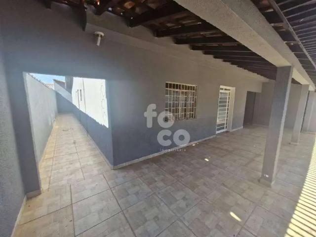 Casa / Sobrado para Venda em Uberlândia/MG Custódio Pereira 5 Quartos