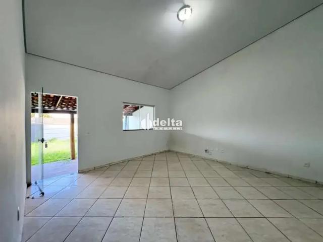 Casa / Sobrado para Venda em Uberlândia/MG Custódio Pereira 2 Quartos