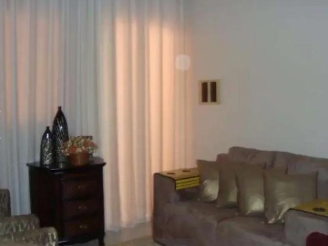 Casa / Sobrado para Venda em Uberlândia/MG Custódio Pereira 2 Quartos