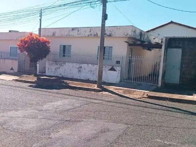 Casa / Sobrado para Venda em Uberlândia/MG Custódio Pereira 2 Quartos