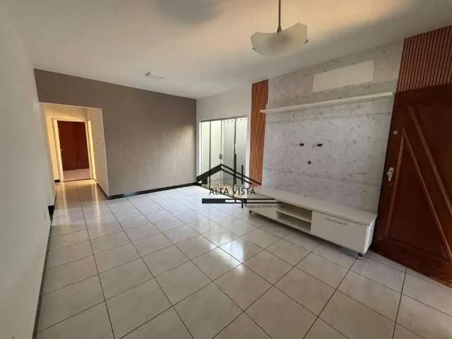 Casa / Sobrado para Venda em Uberlândia/MG Custódio Pereira 3 Quartos
