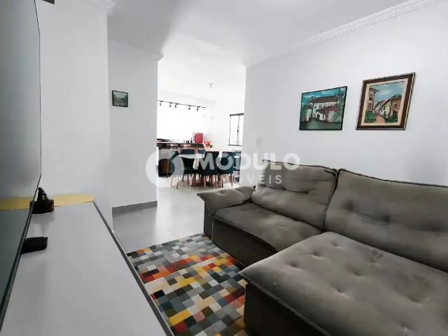 Casa / Sobrado para Venda em Uberlândia/MG Custódio Pereira 3 Quartos