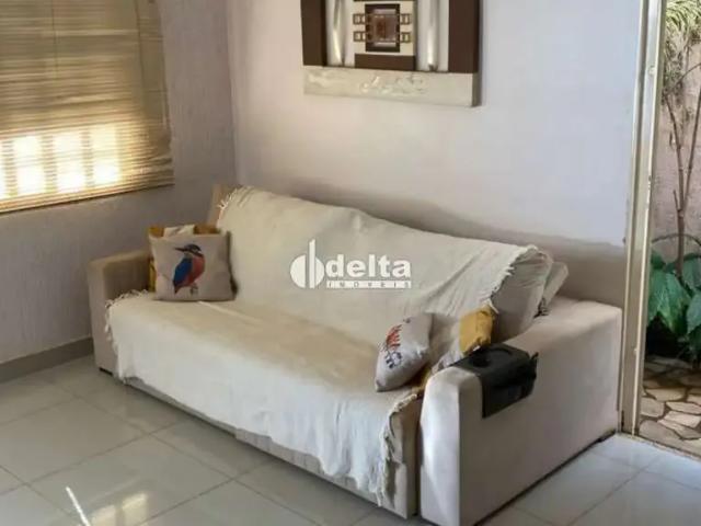 Casa / Sobrado para Venda em Uberlândia/MG Custódio Pereira 3 Quartos