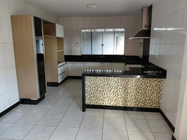 Casa / Sobrado para Venda em Uberlândia/MG Custódio Pereira 3 Quartos