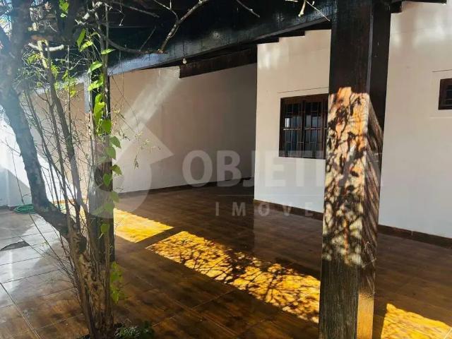 Casa / Sobrado para Venda em Uberlândia/MG Custódio Pereira 3 Quartos