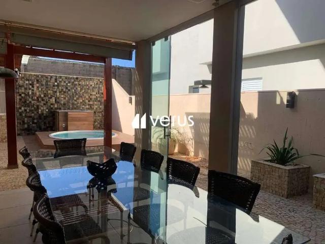 Casa / Sobrado para Venda em Uberlândia/MG Aclimação 3 Quartos