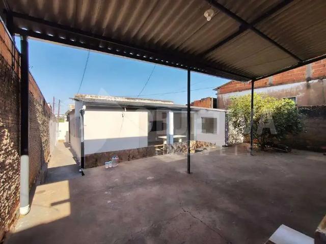Casa / Sobrado para Venda em Uberlândia/MG Aclimação 4 Quartos