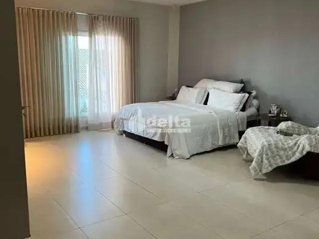 Casa / Sobrado para Venda em Uberlândia/MG Alto Umuarama 4 Quartos
