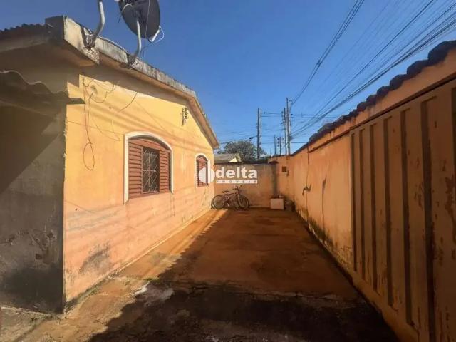Casa / Sobrado para Venda em Uberlândia/MG Alto Umuarama 2 Quartos