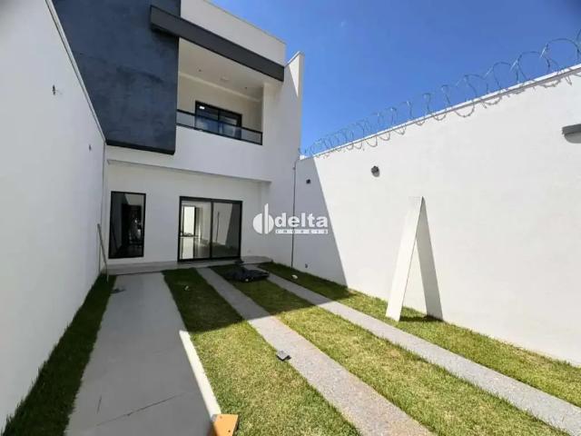 Casa / Sobrado para Venda em Uberlândia/MG Alto Umuarama 3 Quartos