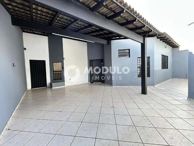 Casa / Sobrado para Venda em Uberlândia/MG Alto Umuarama 3 Quartos