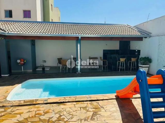 Casa / Sobrado para Venda em Uberlândia/MG Alto Umuarama 3 Quartos