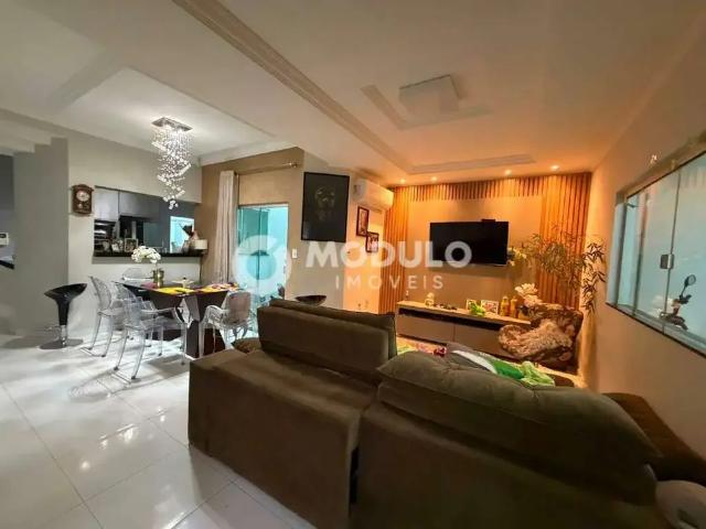 Casa / Sobrado para Venda em Uberlândia/MG Alto Umuarama 3 Quartos