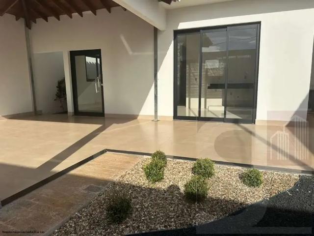 Casa / Sobrado para Venda em Uberlândia/MG Alto Umuarama 3 Quartos