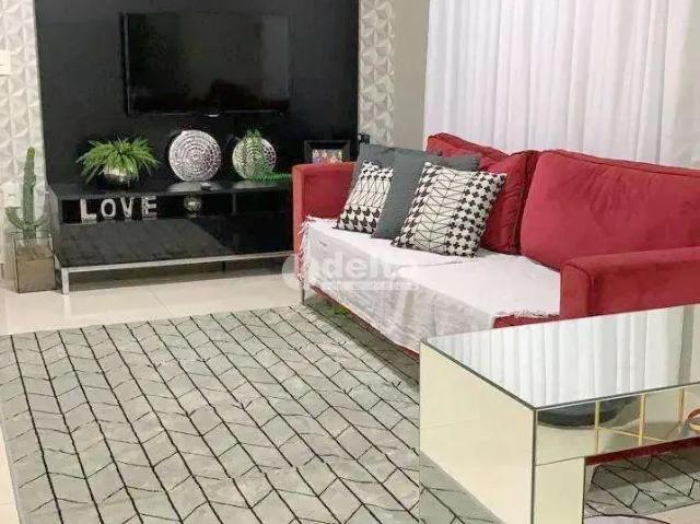 Casa / Sobrado para Venda em Uberlândia/MG Alto Umuarama 3 Quartos
