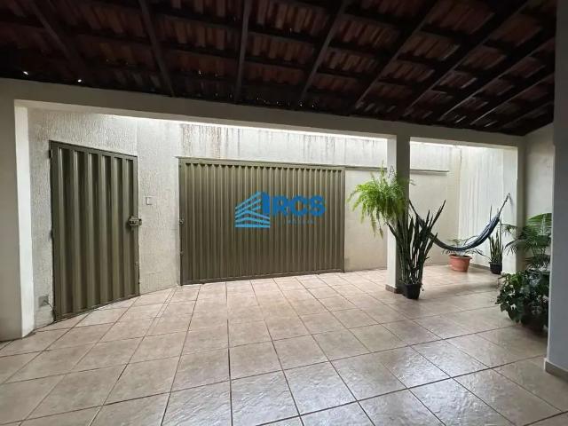 Casa / Sobrado para Venda em Uberlândia/MG Alto Umuarama 3 Quartos