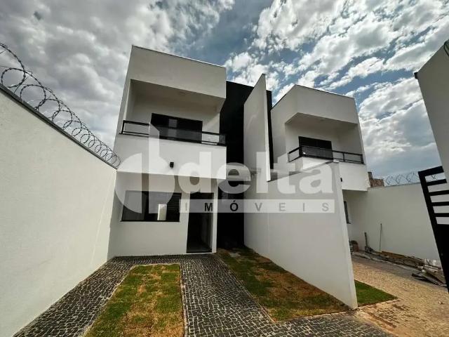 Casa / Sobrado para Venda em Uberlândia/MG Alto Umuarama 3 Quartos