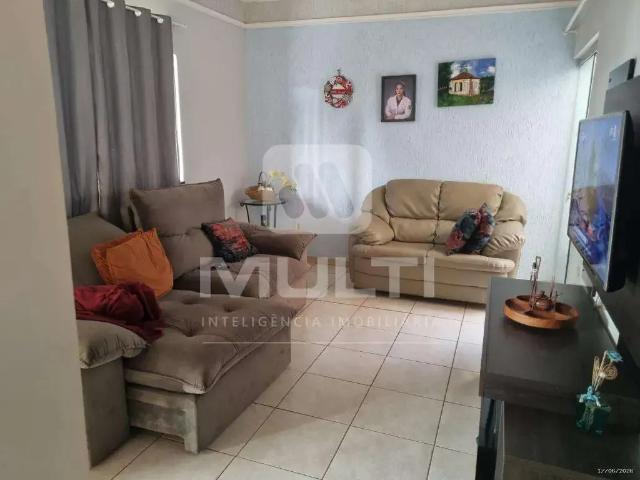 Casa / Sobrado para Venda em Uberlândia/MG Alto Umuarama 3 Quartos
