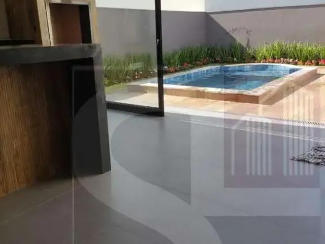 Casa / Sobrado para Venda em Uberlândia/MG Alphaville 4 Quartos