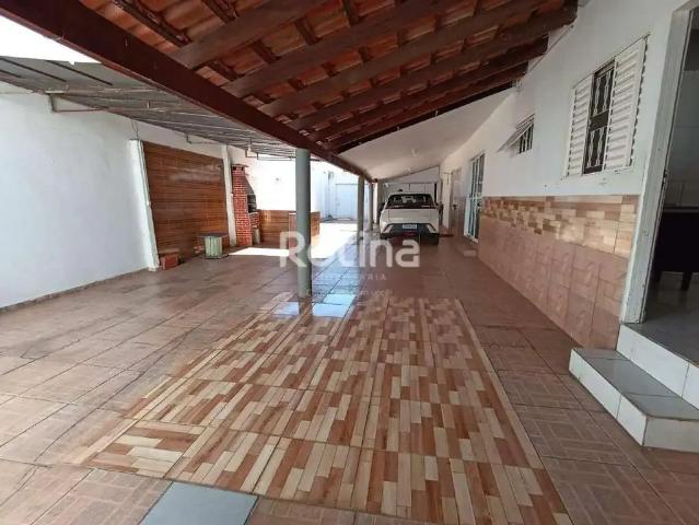 Casa / Sobrado para Venda em Uberlândia/MG Bom Jesus 2 Quartos