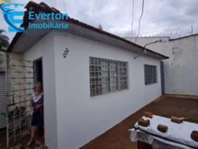 Casa / Sobrado para Venda em Uberlândia/MG Brasil 3 Quartos