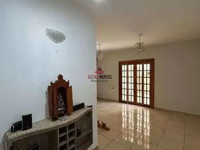 Casa / Sobrado para Venda em Uberlândia/MG Brasil 3 Quartos