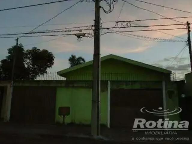 Casa / Sobrado para Venda em Uberlândia/MG Brasil 3 Quartos