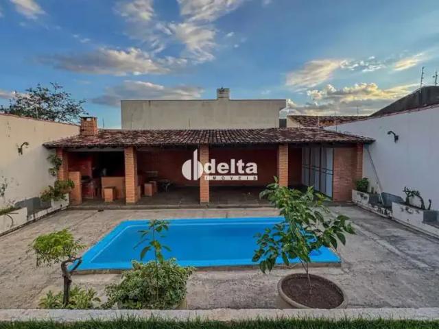 Casa / Sobrado para Venda em Uberlândia/MG Brasil 3 Quartos