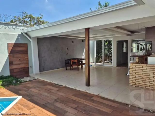 Casa / Sobrado para Venda em Uberlândia/MG Brasil 4 Quartos