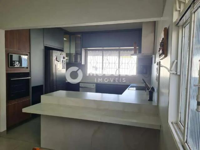 Casa / Sobrado para Venda em Uberlândia/MG Brasil 4 Quartos