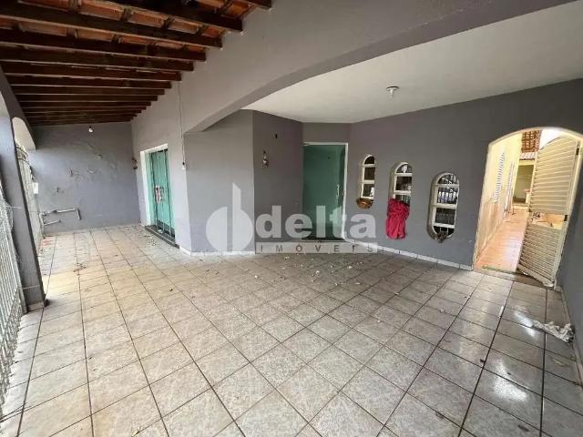 Casa / Sobrado para Venda em Uberlândia/MG Brasil 4 Quartos