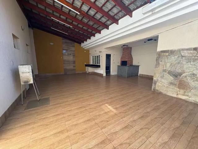 Casa / Sobrado para Venda em Uberlândia/MG Brasil 4 Quartos