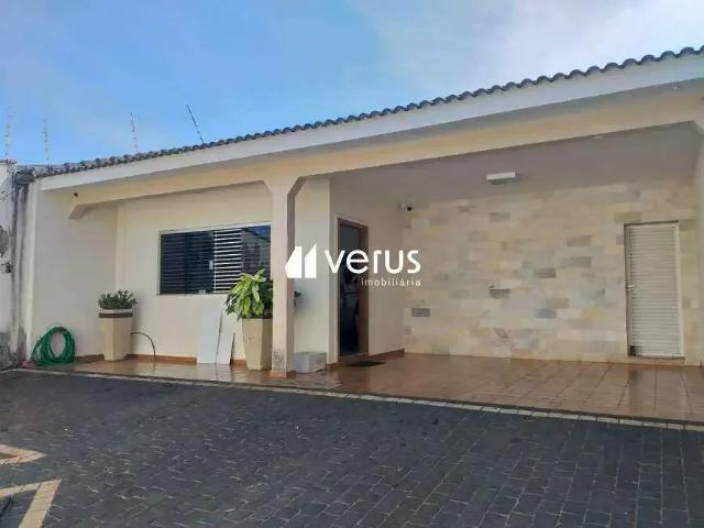 Casa / Sobrado para Venda em Uberlândia/MG Brasil 5 Quartos