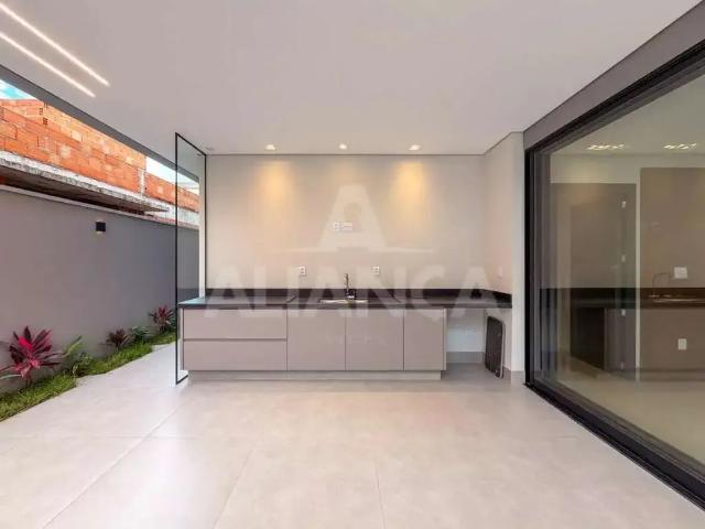 Casa / Sobrado para Venda em Uberlândia/MG Granada 4 Quartos
