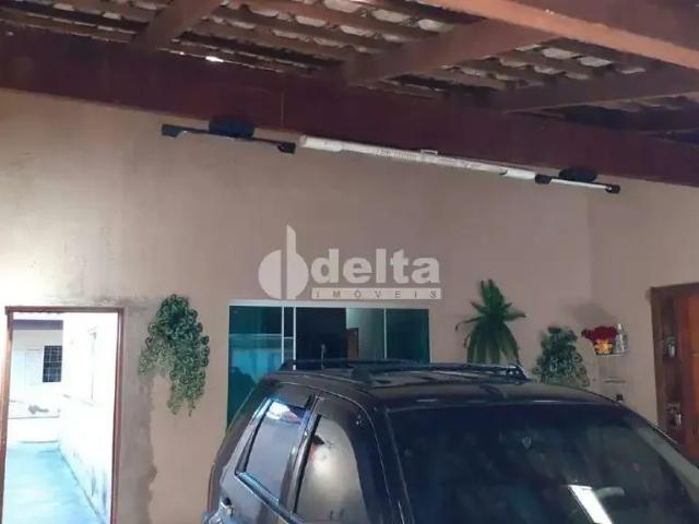 Casa / Sobrado para Venda em Uberlândia/MG Granada 6 Quartos