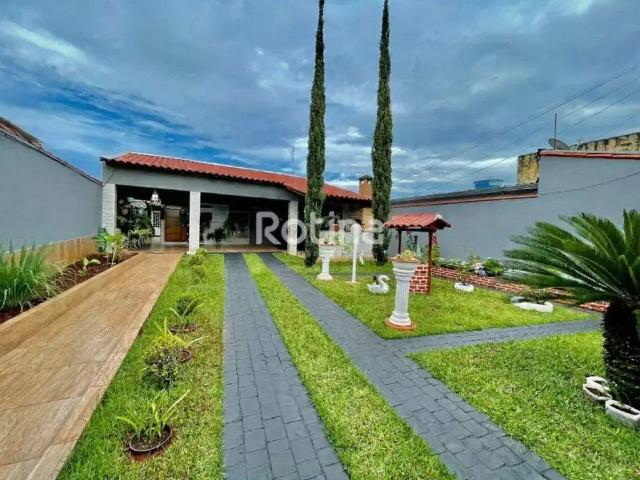 Casa / Sobrado para Venda em Uberlândia/MG Granada 2 Quartos
