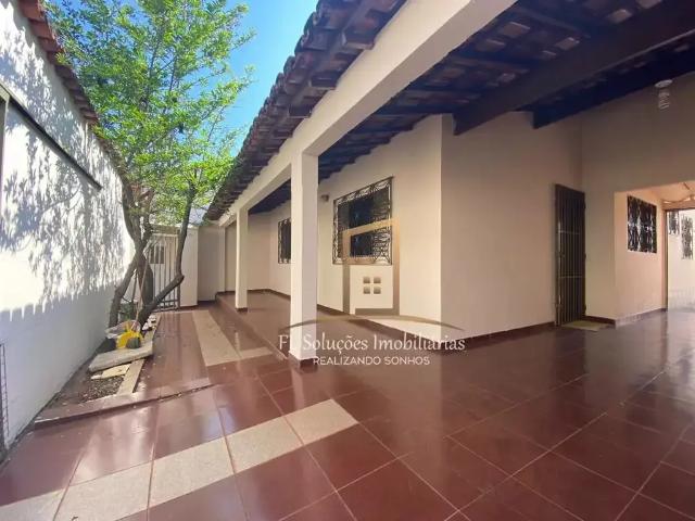 Casa / Sobrado para Venda em Uberlândia/MG Granada 3 Quartos