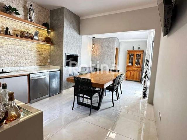 Casa / Sobrado para Venda em Uberlândia/MG Granada 3 Quartos