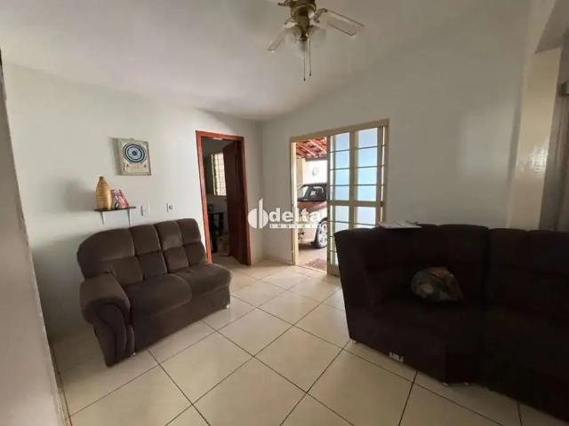 Casa / Sobrado para Venda em Uberlândia/MG Granada 3 Quartos