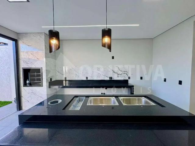 Casa / Sobrado para Venda em Uberlândia/MG Granada 3 Quartos