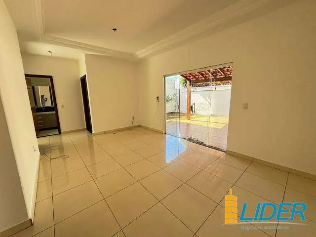 Casa / Sobrado para Venda em Uberlândia/MG Granada 3 Quartos
