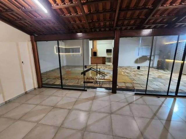 Casa / Sobrado para Venda em Uberlândia/MG Granada 3 Quartos