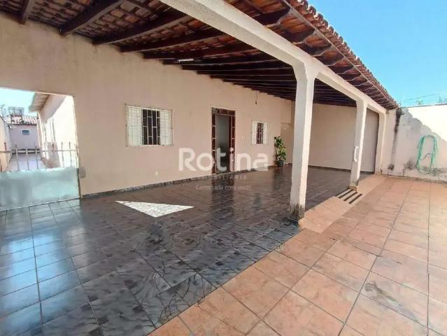 Casa / Sobrado para Venda em Uberlândia/MG Granada 3 Quartos