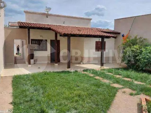 Casa / Sobrado para Venda em Uberlândia/MG Granada 3 Quartos
