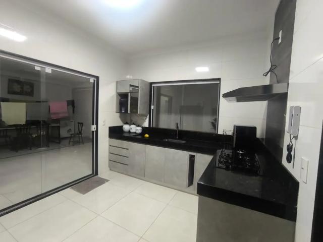 Casa / Sobrado para Venda em Uberlândia/MG Granada 3 Quartos