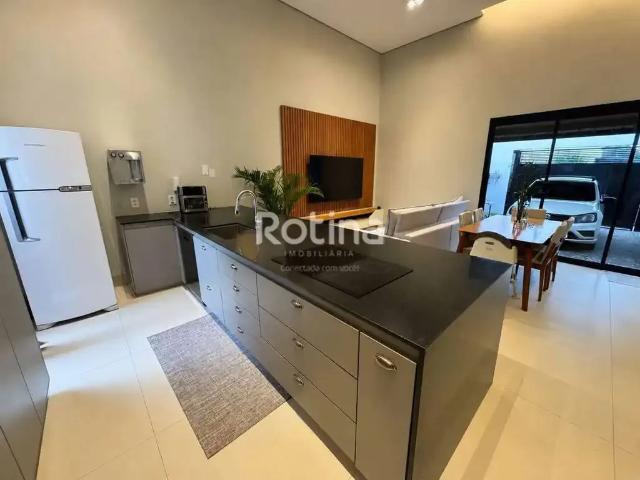 Casa / Sobrado para Venda em Uberlândia/MG Grand Ville 3 Quartos