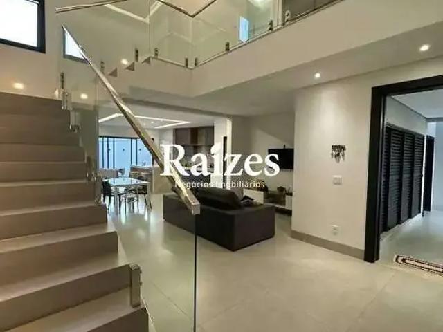 Casa / Sobrado para Venda em Uberlândia/MG Grand Ville 4 Quartos
